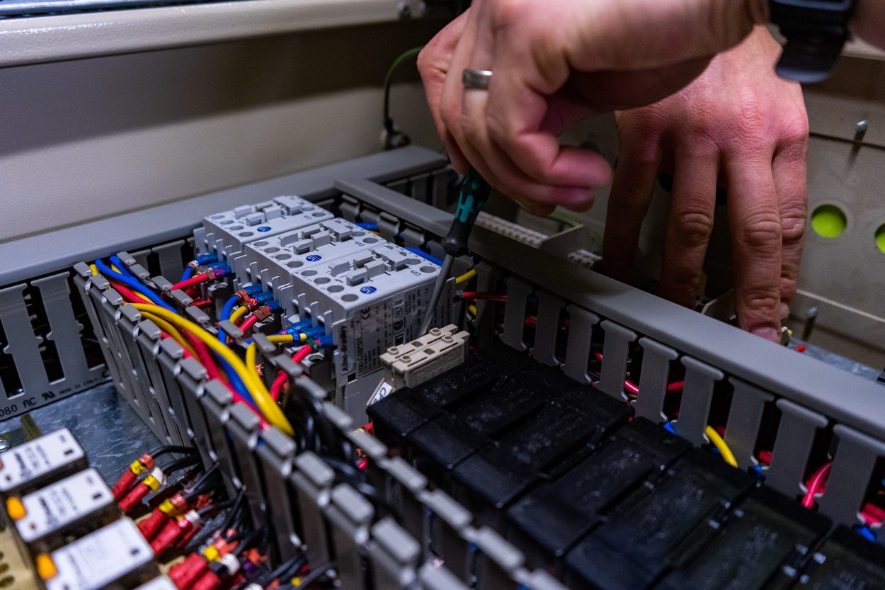 Commercial Electrical Services | CMS